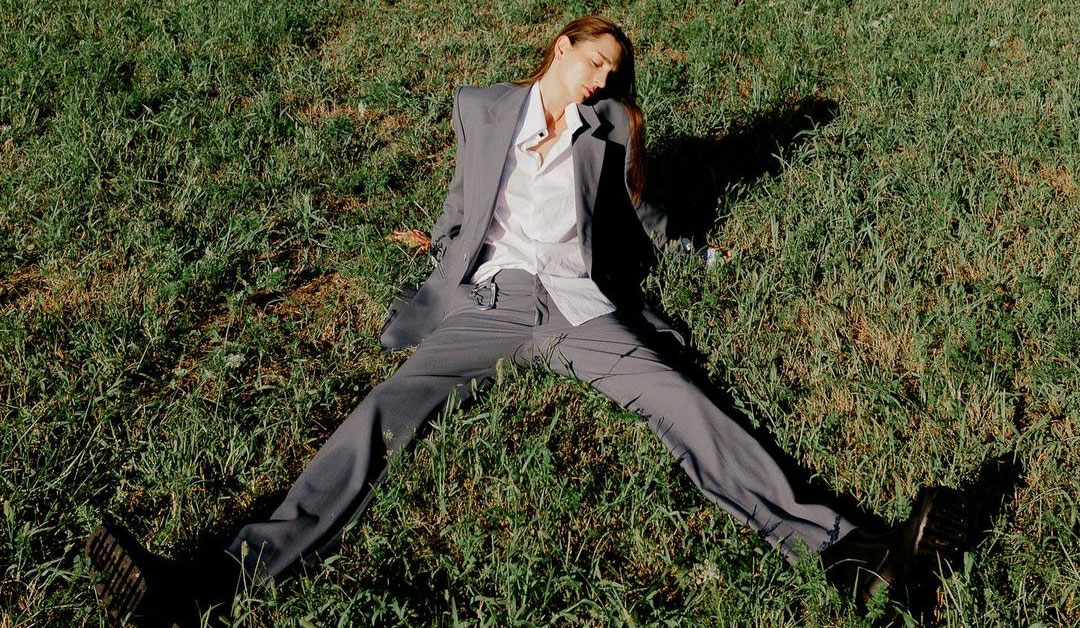 Emma Nolde: «"Nuovospaziotempo" è un elogio alla normalità» - Lattemiele